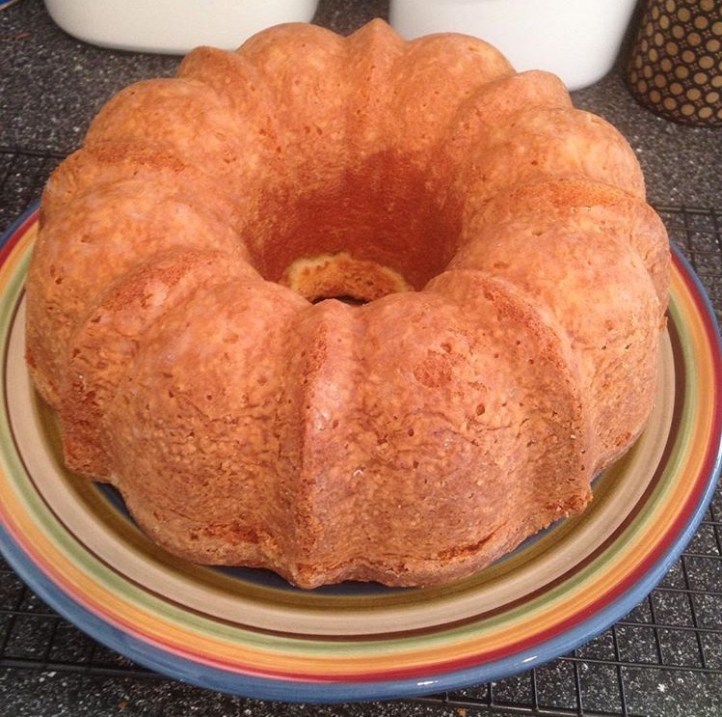 Blue Ribbon Pound Cake – The Crunchy Baker